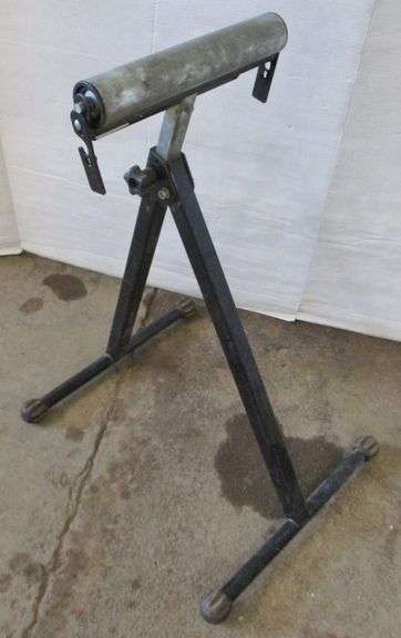 Adjustable roller stand for cutting wood - Albrecht Auction Service
