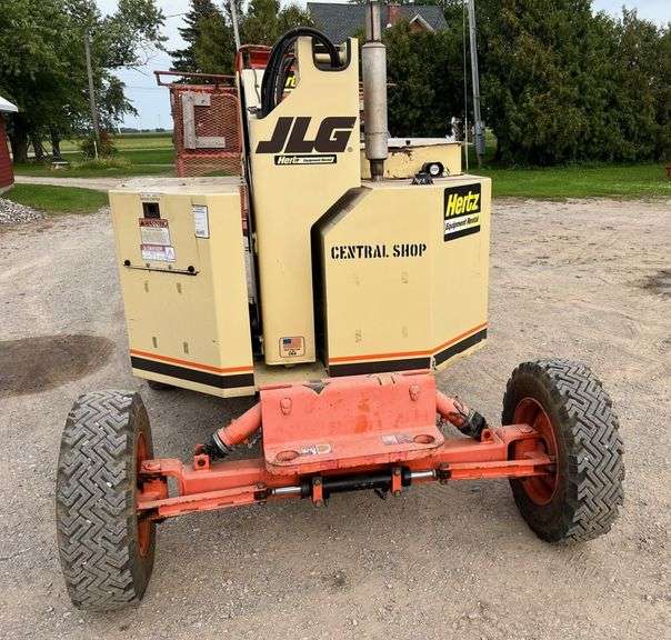 1999 JLG 34HA Lift, 34' Lift, 2WD, Powered by a Ford 4-Cylinder Engine ...