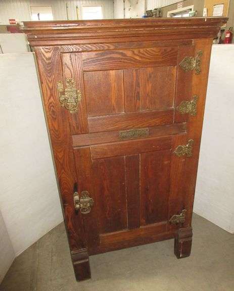 Large antique oak ice box, Michigan made by Belding's, 31 1/2"W x 22"D ...
