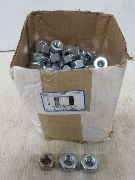 Box of nuts - Albrecht Auction Service