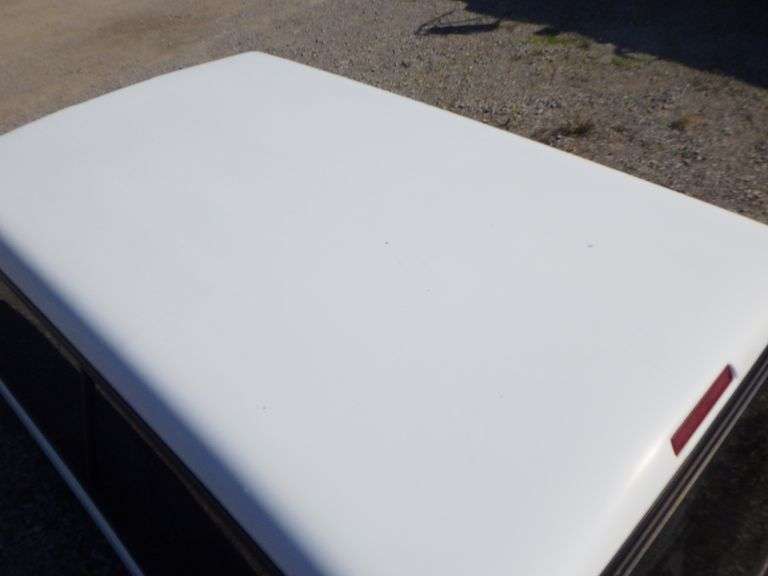 Full fiberglass white truck topper with working front and side windows ...