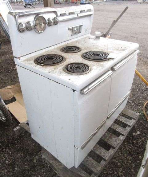 GE 1940s or 50s electric range, 40"W x 25"D - Albrecht Auction Service