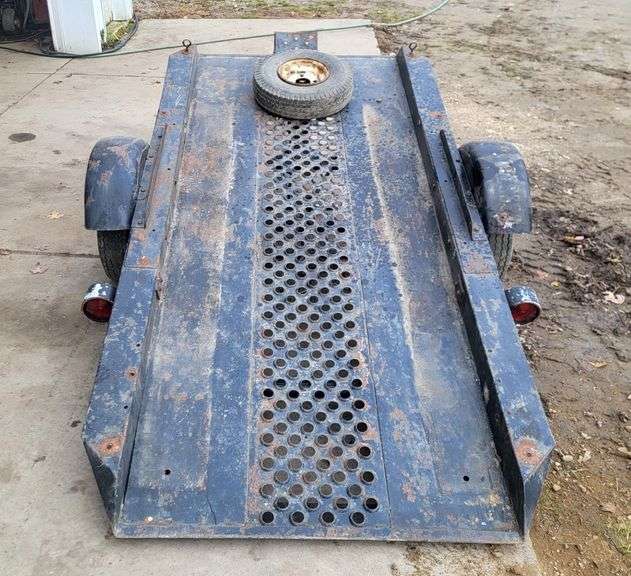 Snowco SM-538 Motorcycle Trailer - Albrecht Auction Service