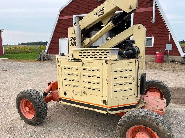 1999 JLG 34HA Lift, 34' Lift, 2WD, Powered by a Ford 4-Cylinder Engine ...