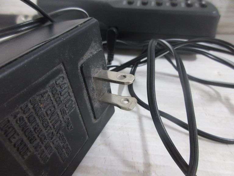 Radio Shack Pro-90 300-channel trunk tracker scanner, works when ...