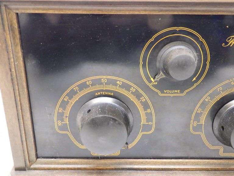 Older Freed-Eisemann model-10 radio - Albrecht Auction Service
