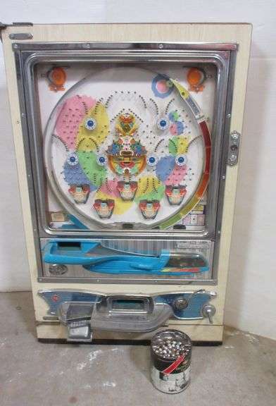 Sankyo pinball machine, 30"W x 32"H - Albrecht Auction Service