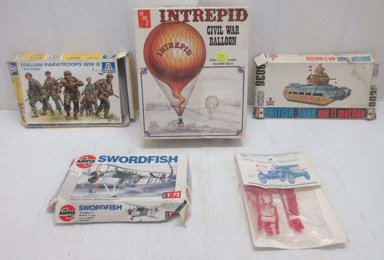 (5) Models, includes: Older AMT "Intrepid" Civil War hot air balloon ...