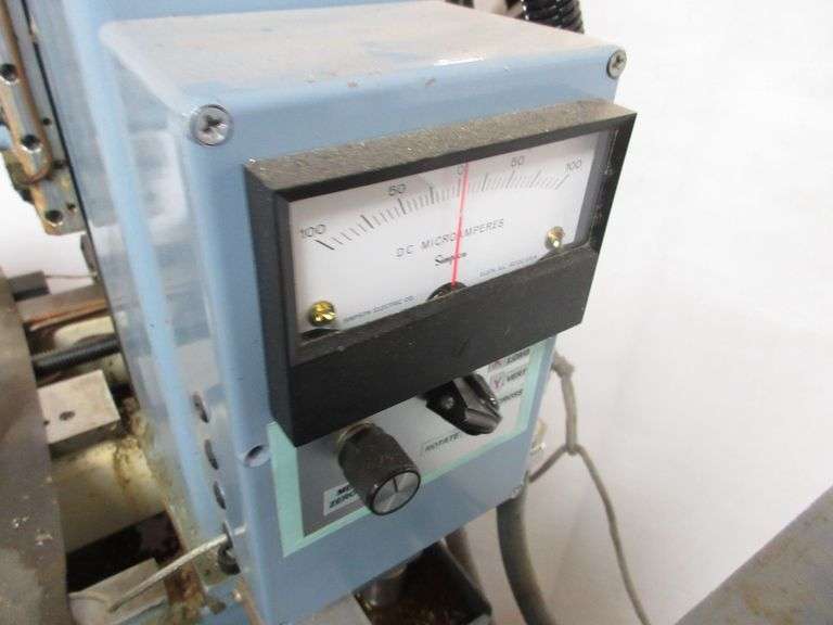 Triad milling machine - Albrecht Auction Service