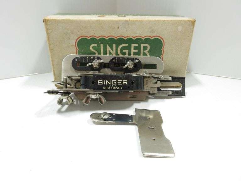 Old Singer buttonhole attachment, 121795, in very good condition, with ...