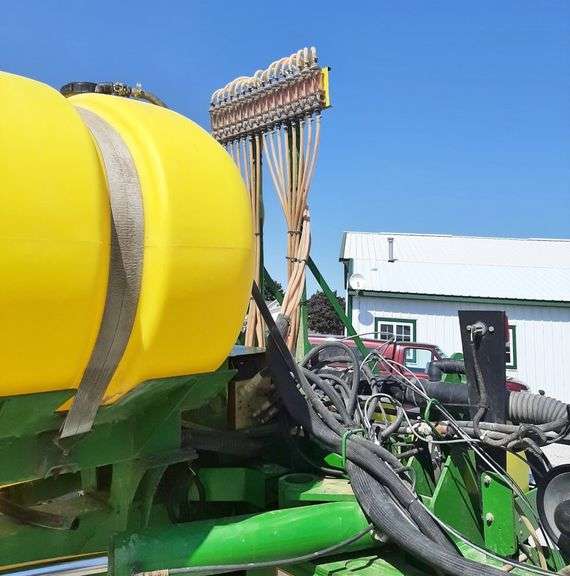 2003 John Deere 1770NT, 16-30" Fertilizer Frame, Pro Max 40 Planter ...