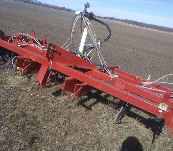 8-Row 3-Point Anhydrous Applicator with Furrow Closing Attachments ...