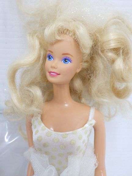 Older Barbies and accessories - Albrecht Auction Service
