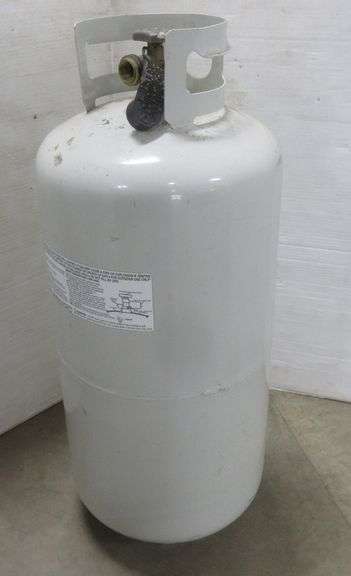 40 lb. Propane tank, good - Albrecht Auction Service
