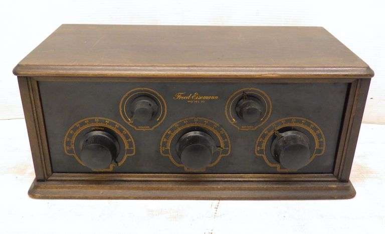 Older Freed-Eisemann model-10 radio - Albrecht Auction Service
