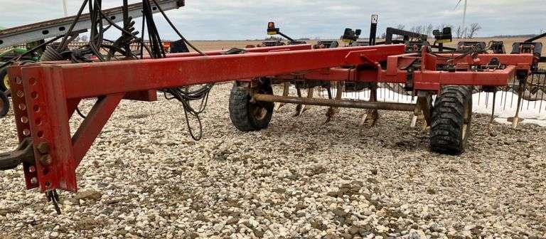 Case IH 730B Ecolo-Tiger Ripper with Case IH 160 Chopping Baskets, 18 ...