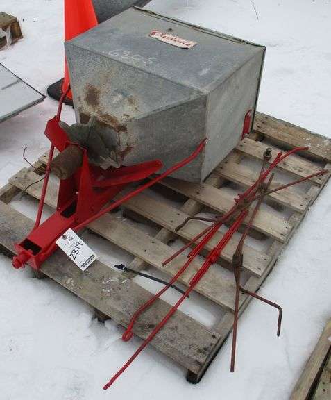 Cyclone seeder electronic motor hopper, galvanized, 24" x 15" x 15 ...