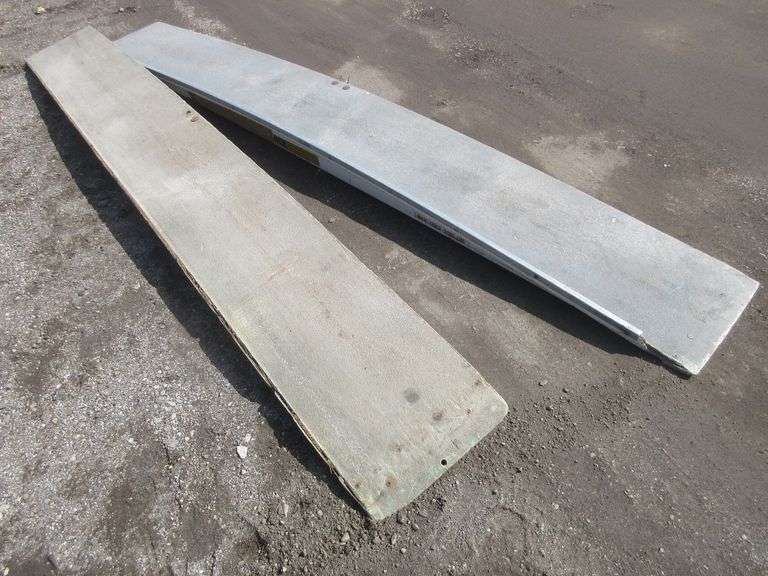 12' Moving van ramps, used - Albrecht Auction Service