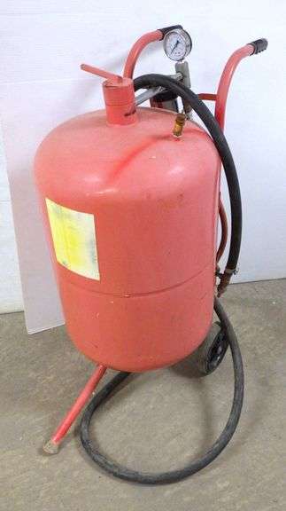 Sand blaster, used once - Albrecht Auction Service