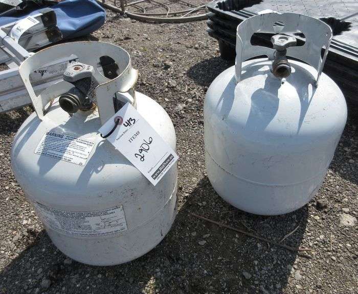 (2) Propane tanks, used - Albrecht Auction Service