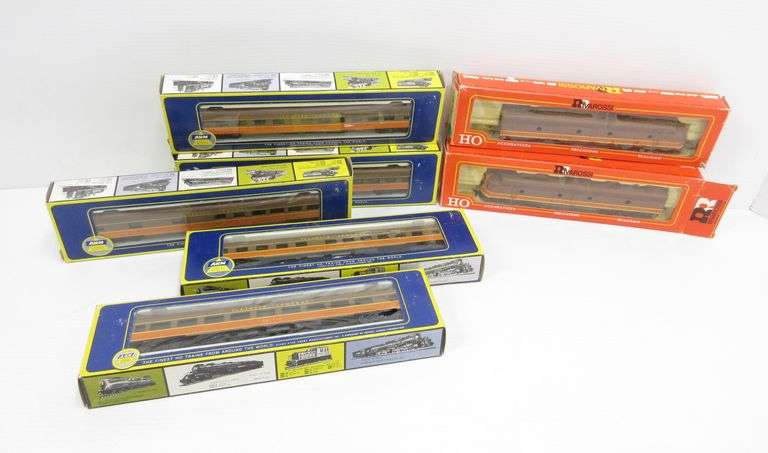 HO Passenger Train Set, engine and dummy, (6) cars, used in boxes ...