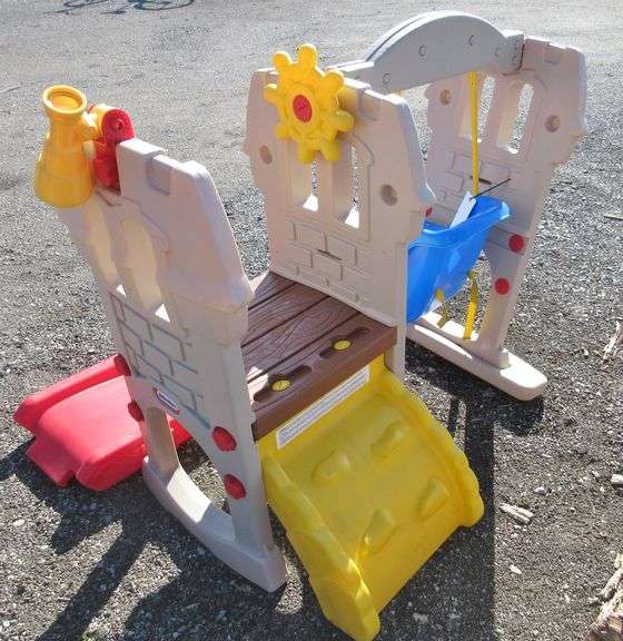 Little Tikes kids play structure, has wear - Albrecht Auction Service