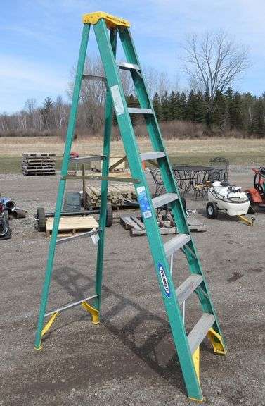 8' Werner step ladder, good - Albrecht Auction Service