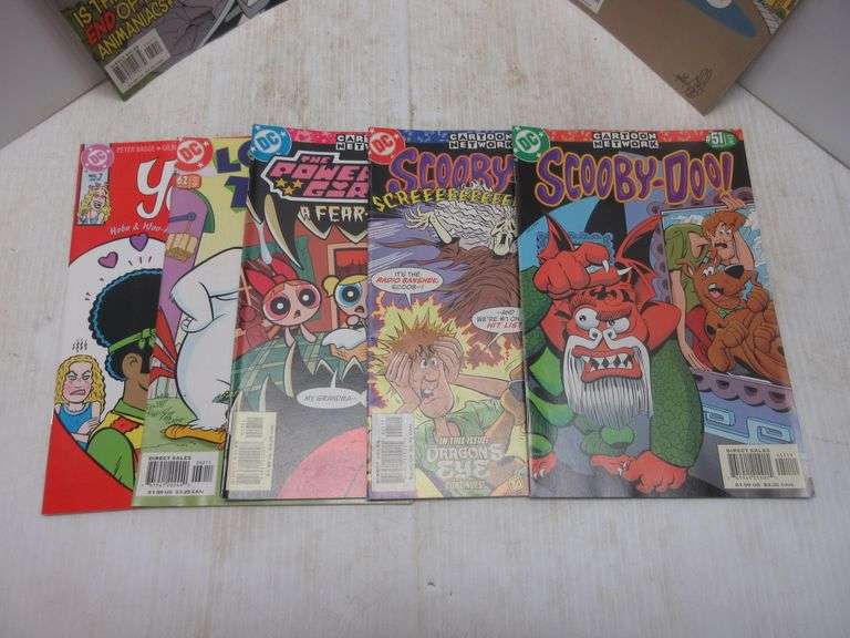 (8) DC Comics, Looney Tunes Cartoon Network Comic books, Scooby-Doo ...