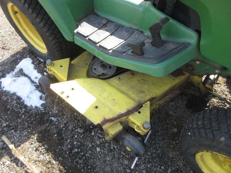 John Deere 345 Power Steering, runs, newer carburetor, needs hood, choke cable is sticky, used ...