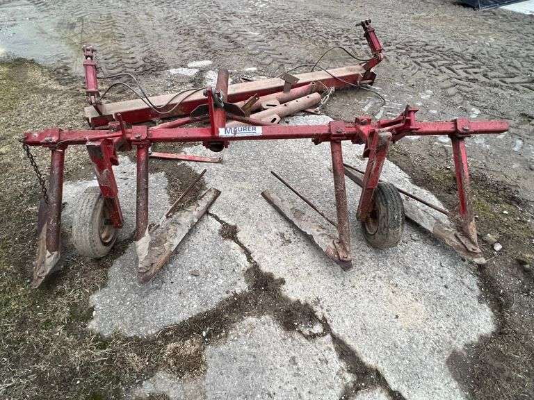 This item Selling ABSOLUTE! ~~~ Maurer 8-Row Front Mount Bean Puller ...