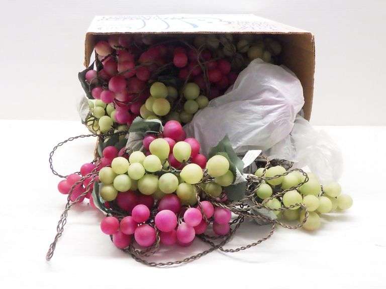 (5) Sets of large grape lights, work - Albrecht Auction Service