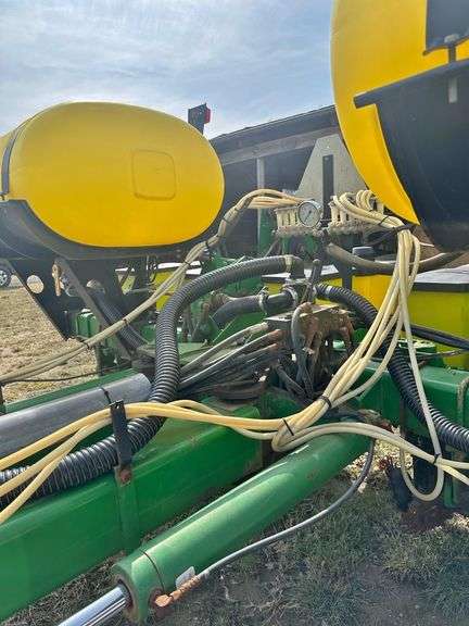 John Deere 1770 Planter, 12-30" Row, Precision Finger Unit Planter ...