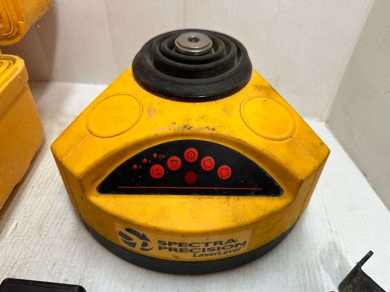 Spectra Precision laser level, 1452XL, works great - Albrecht Auction ...