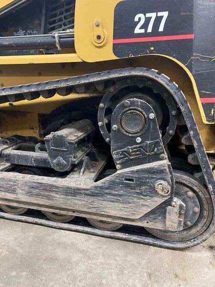 2004 CAT 277 Skid Steer, Enclosed Cab with Heat, 18" Tracks, Tracks and ...