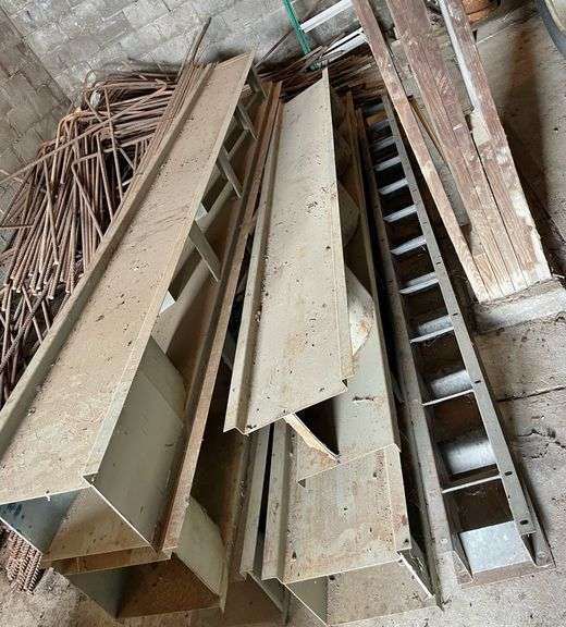 This item Selling ABSOLUTE! ~~~ (6)-Bean Ladders - Albrecht Auction Service