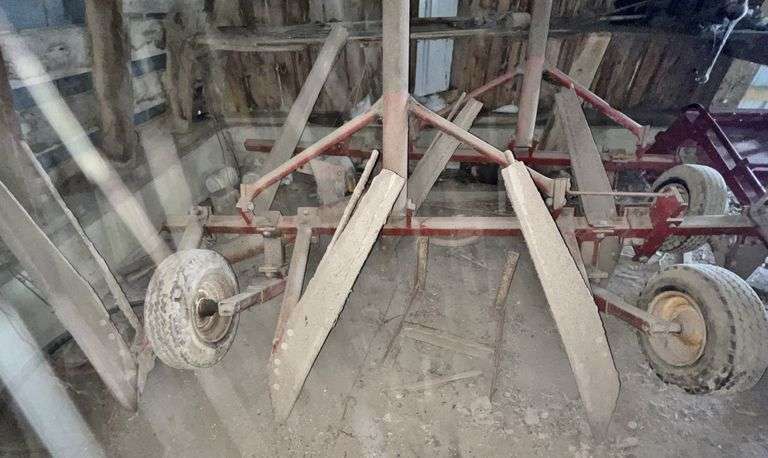 This item Selling ABSOLUTE! ~~~ Maurer 8-Row Front Mount Bean Puller ...