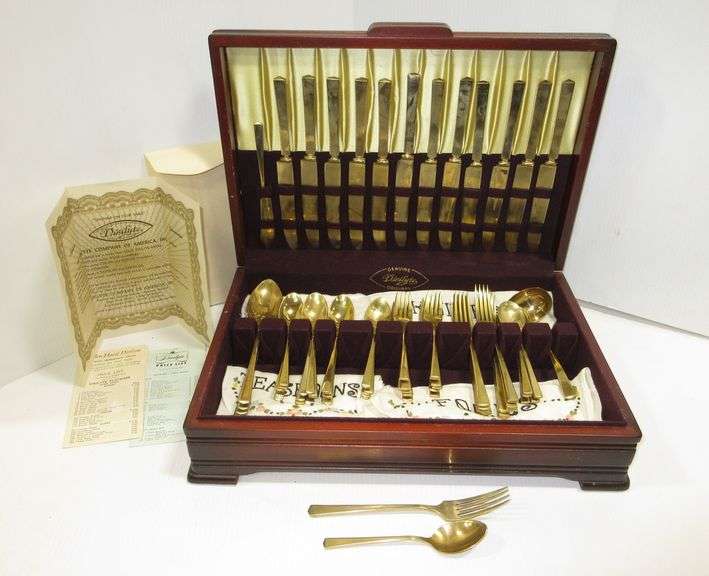 Dirilyte gold flatware, 1950s, 17"W box - Albrecht Auction Service