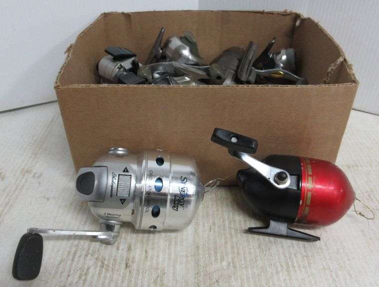 (9) Shakespeare reels, includes: 3002, 002, MN660, Durango SC15 ...