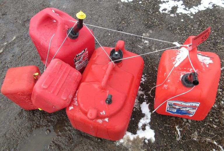 (5) Gas cans, Three- 5-Gallon, and Two- 1-Gallon, good - Albrecht ...