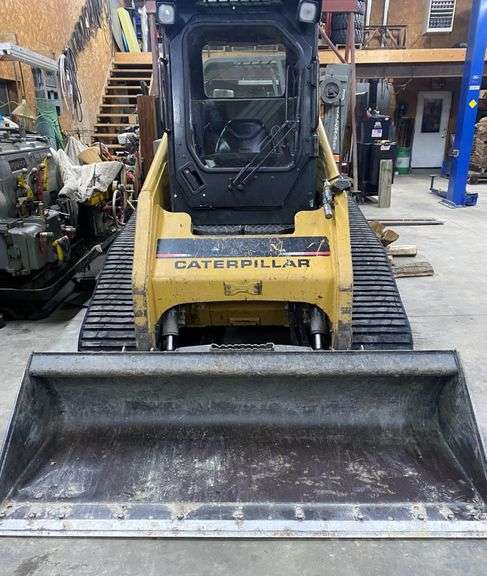 2004 CAT 277 Skid Steer, Enclosed Cab with Heat, 18" Tracks, Tracks and ...