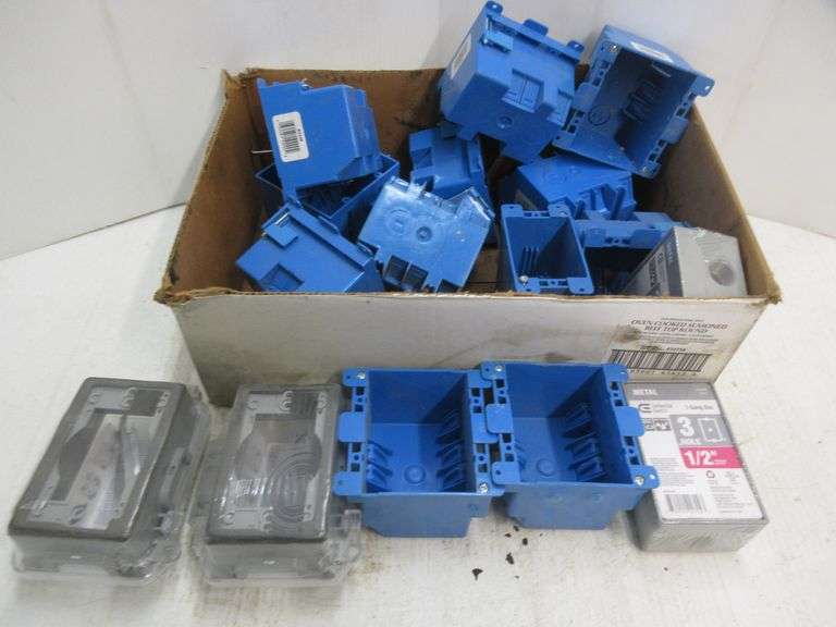 Blue electrical boxes, and more - Albrecht Auction Service
