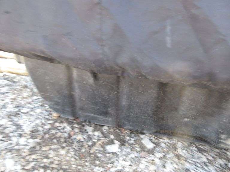 FRABILL Ranger XL twin ice shanty with LED lights and two-piece hutch ...