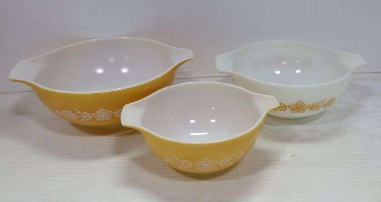 Set of Pyrex butterfly gold mixing bowls, 7 1/2"Dia to 10 1/2"Dia ...