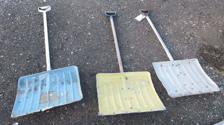 (3) Metal vintage snow shovels - Albrecht Auction Service