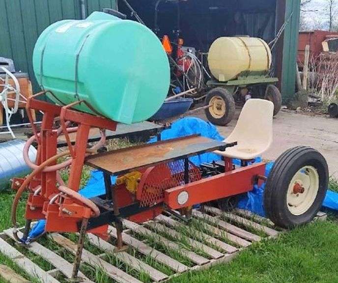 2006 Mechanical Transplanter Model 900, 3-Point, Plants in Plastic ...