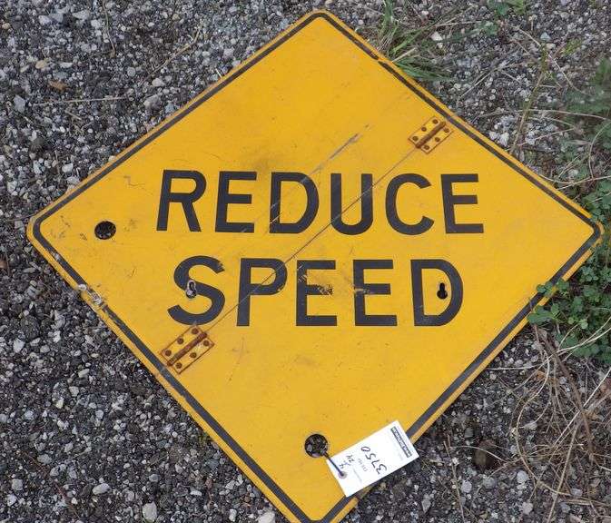 Foldable reduce speed sign, 30" x 30" - Albrecht Auction Service