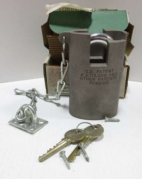 831-B Military high security Sargent Greenleaf padlock with keys and ...