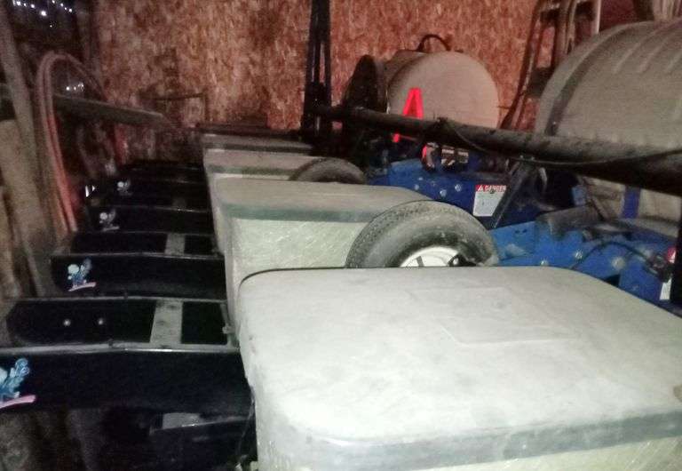 1999 Kinze 2000 Double-Frame Vacuum Planter, 6-30" Row, Precision vSet ...