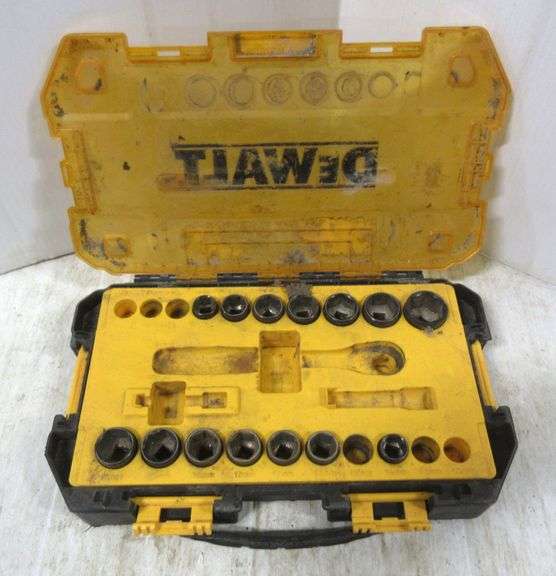 DeWALT socket set, used - Albrecht Auction Service
