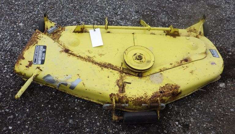 John Deere mower decks, fits 300 Series - Albrecht Auction Service